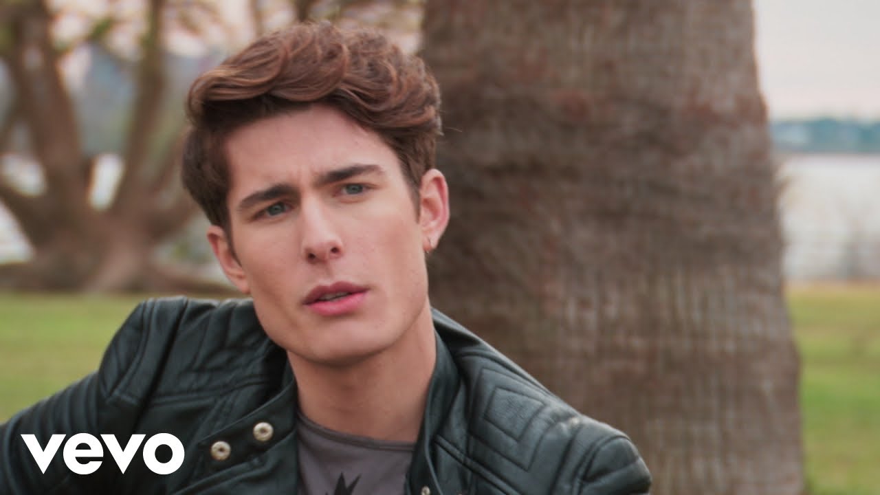 Guido Messina - Dar la vuelta al mundo (From "BIA") - YouTube