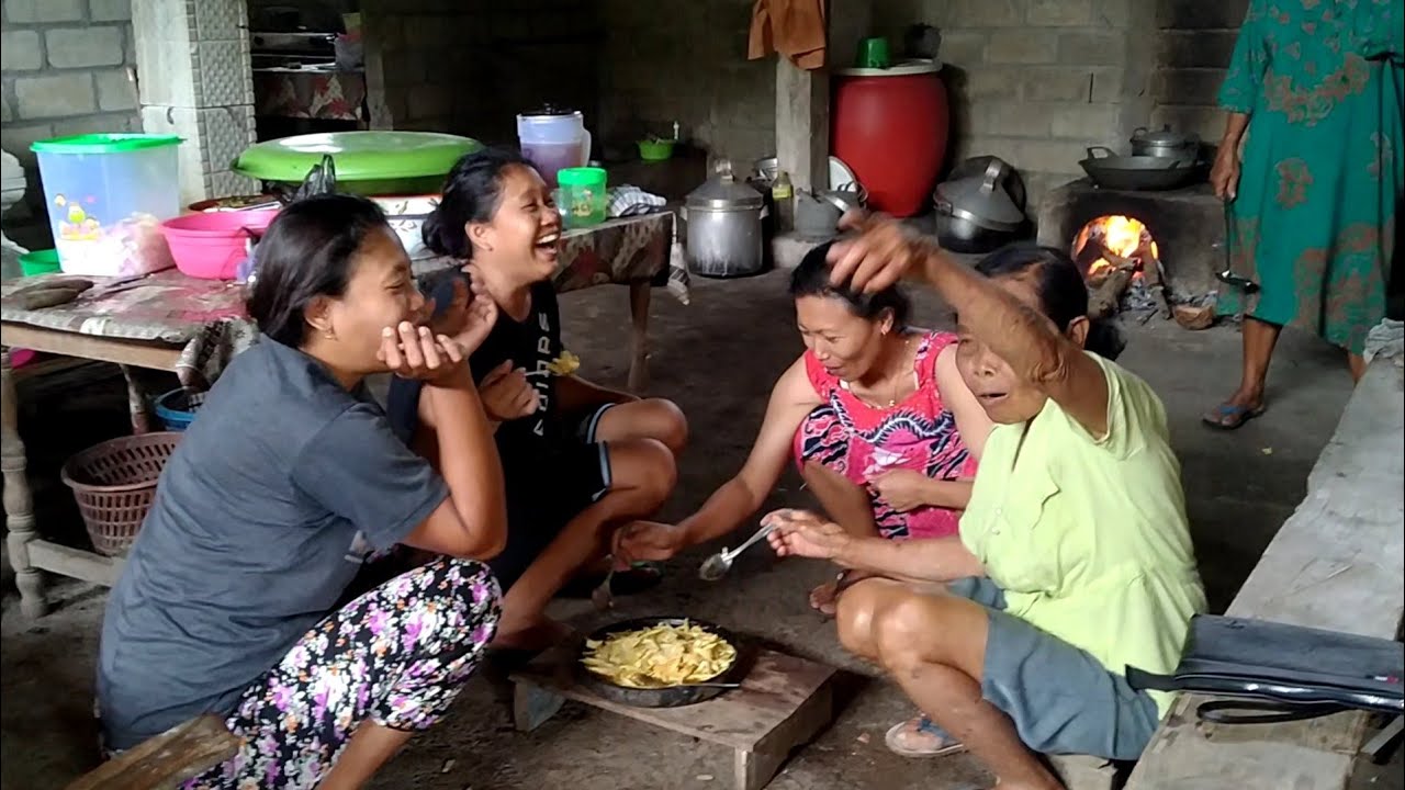 rewang di sambi lotisan buah mangga,ibu² muda pada nyidam - YouTube