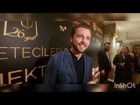 Tolga Sarıtaş, 'Yılın Drama Dizi Oyuncusu Erkek' ödülünü aldı
