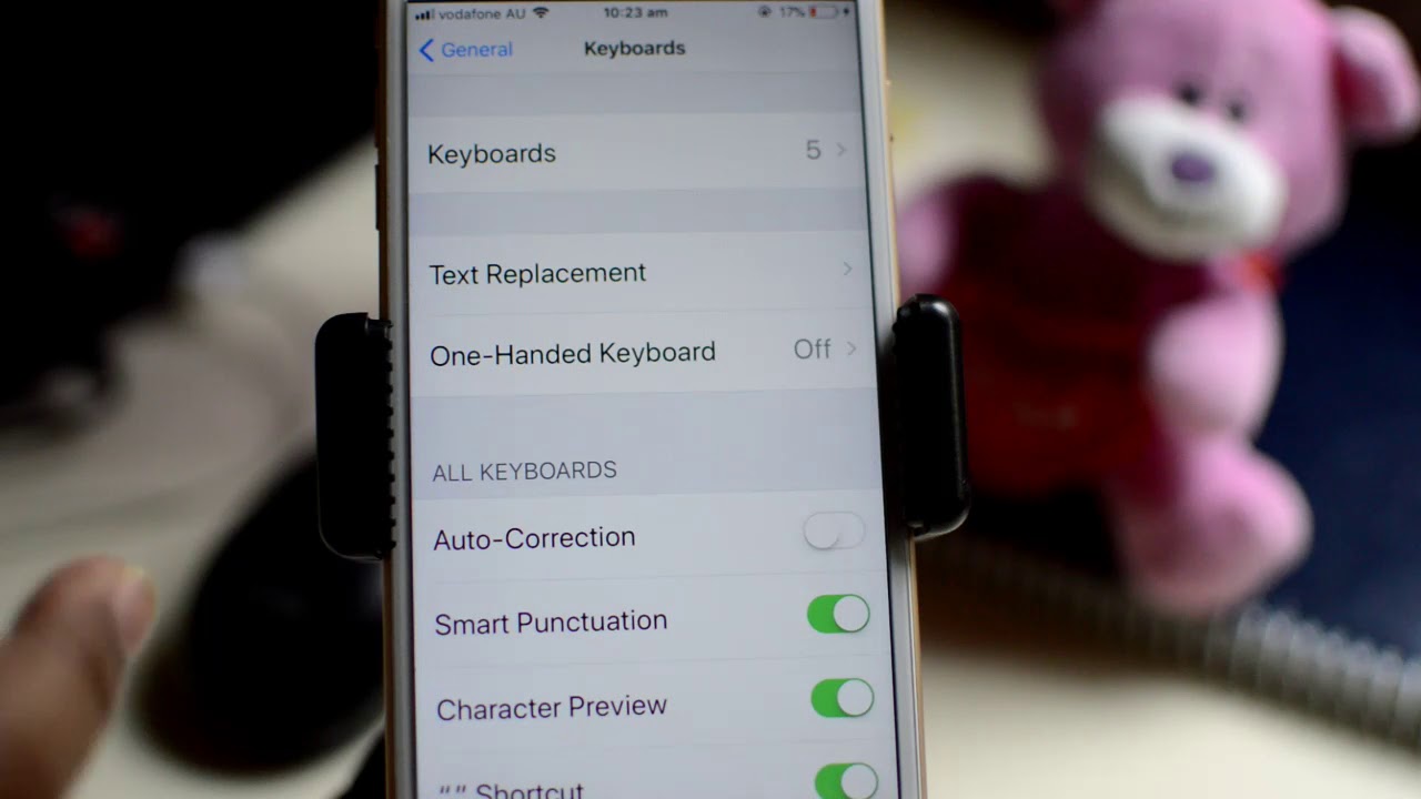 Disable spell check in iPhone keyboard - YouTube