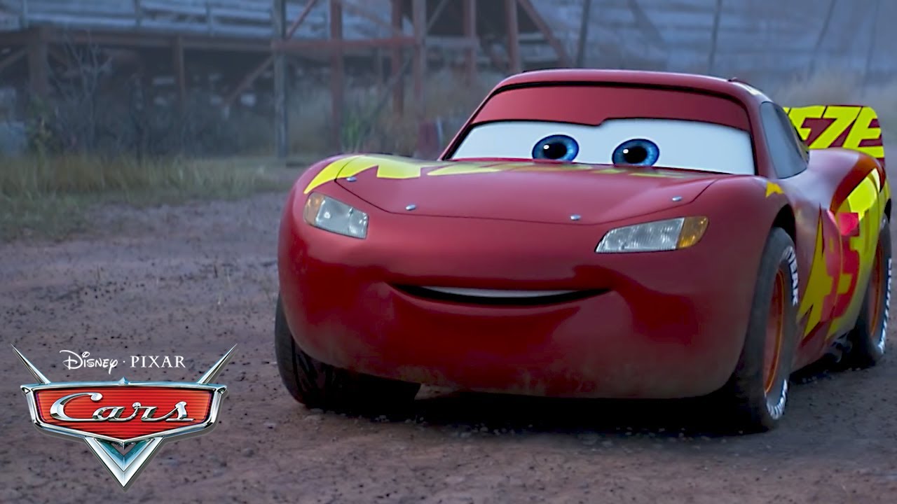 Rayo McQueen y Cruz Ramírez Conducen por Thomasville | Pixar Cars - YouTube