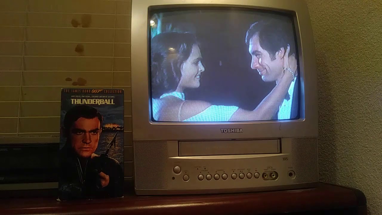Opening to Thunderball (1995) VHS - YouTube