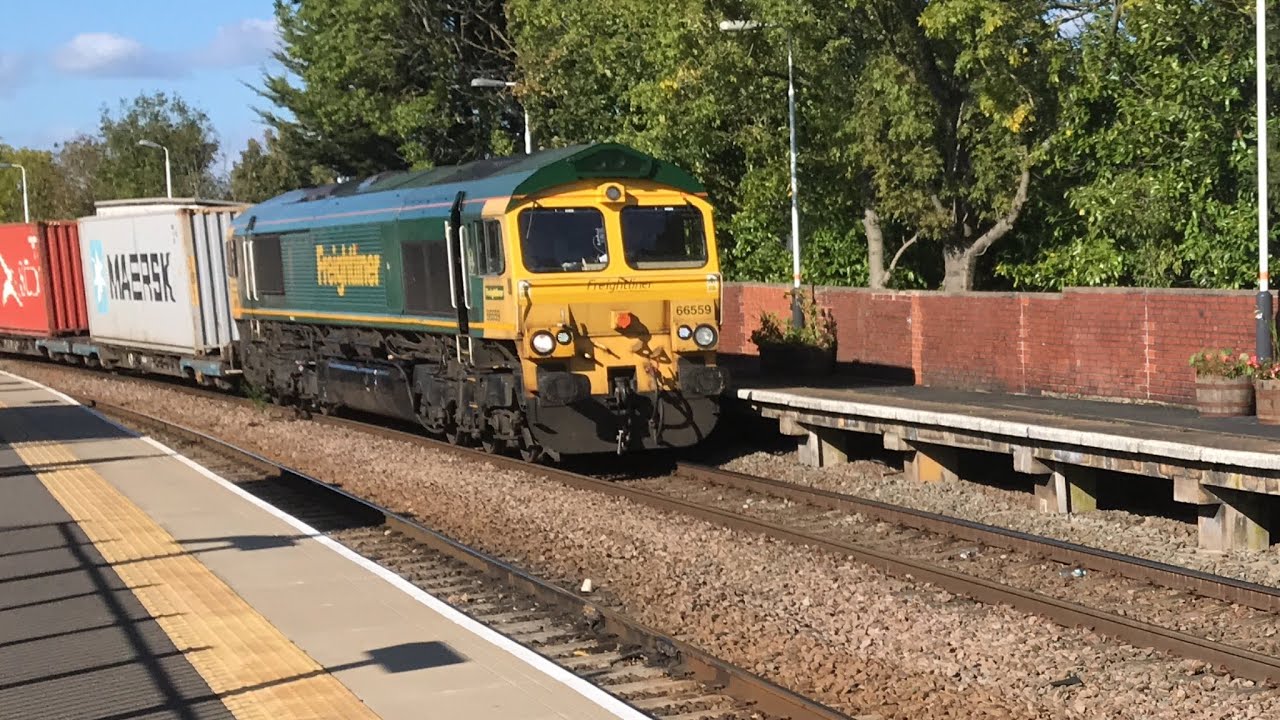 66559 freightliner Doncaster to Felixstowe North Lea Road Station 13:46 ...