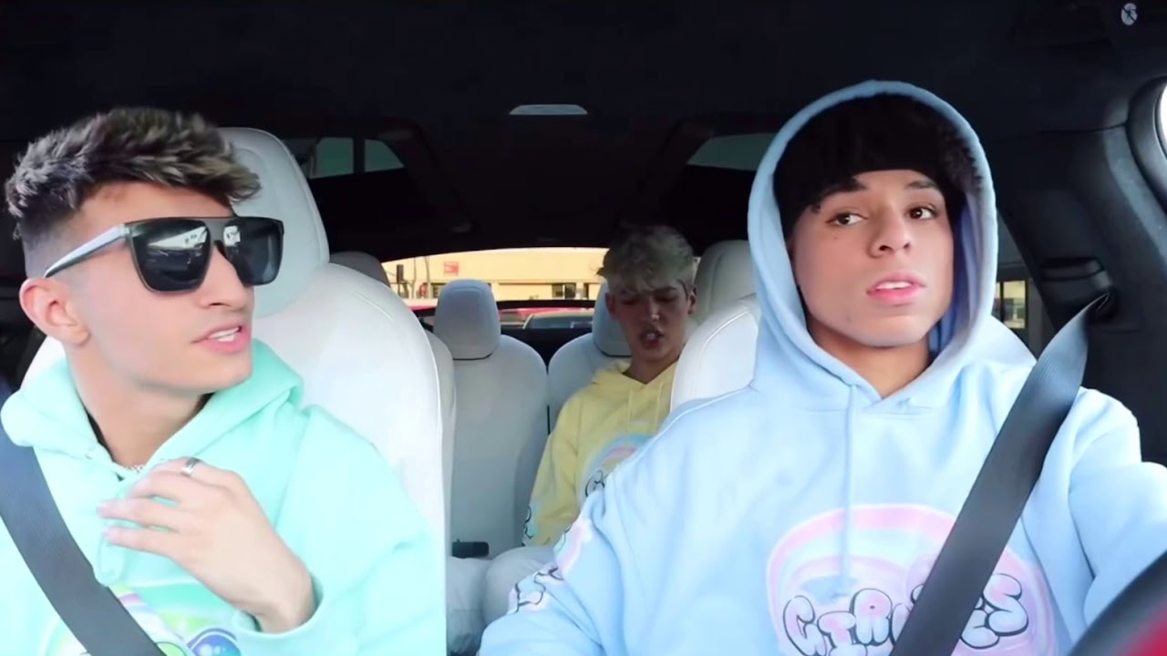 Larray, Ravon & Mario Selman saying boots down mama nOn-sToP - YouTube