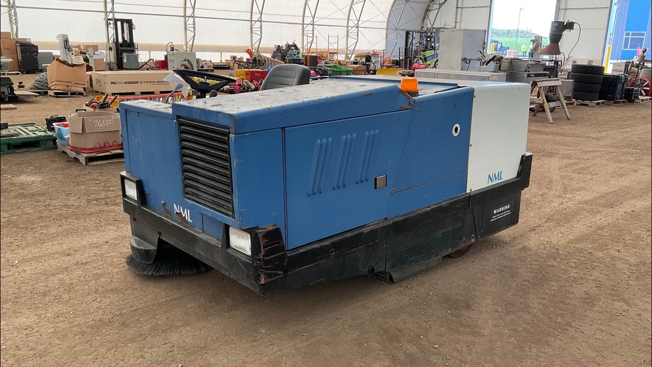 6909 - 1985 Advance Retriever 5600-G Gas Powered Ride on Sweeper - YouTube