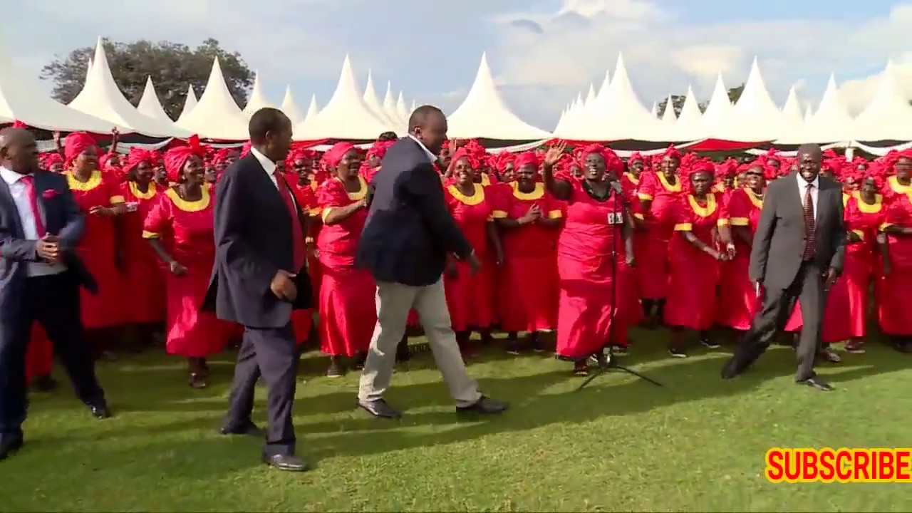 Uhuru Kenyatta shows off his pro dancing skills as ephraim maina ...