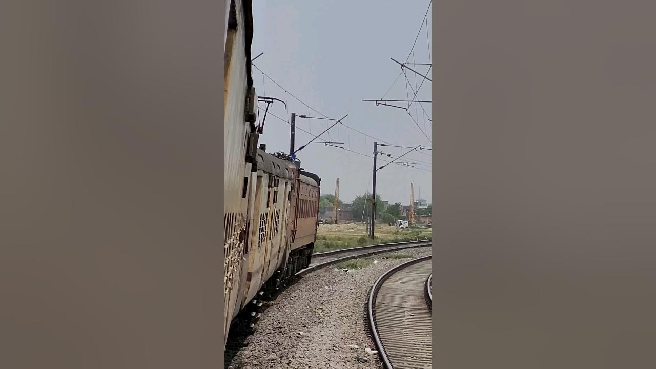 Loco & coaches moving up and down on sharp curve 💨🔥 #wap4 #curve #indianrailways - YouTube