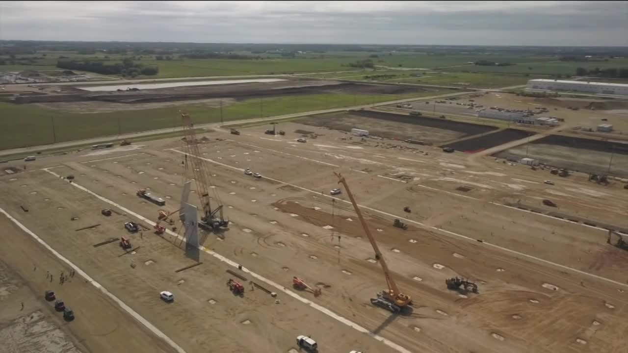 Former Foxconn executive writes book about Wisconsin project - YouTube