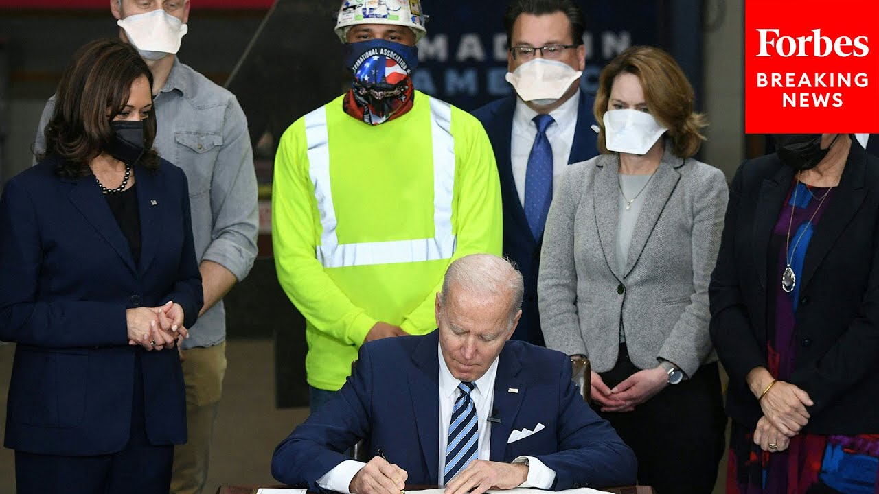 Biden Signs Executive Order Improving Workers' Rights In Construction ...