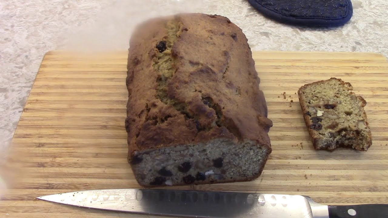 Banana Nut Bread with Semolina Flour and Currants - YouTube