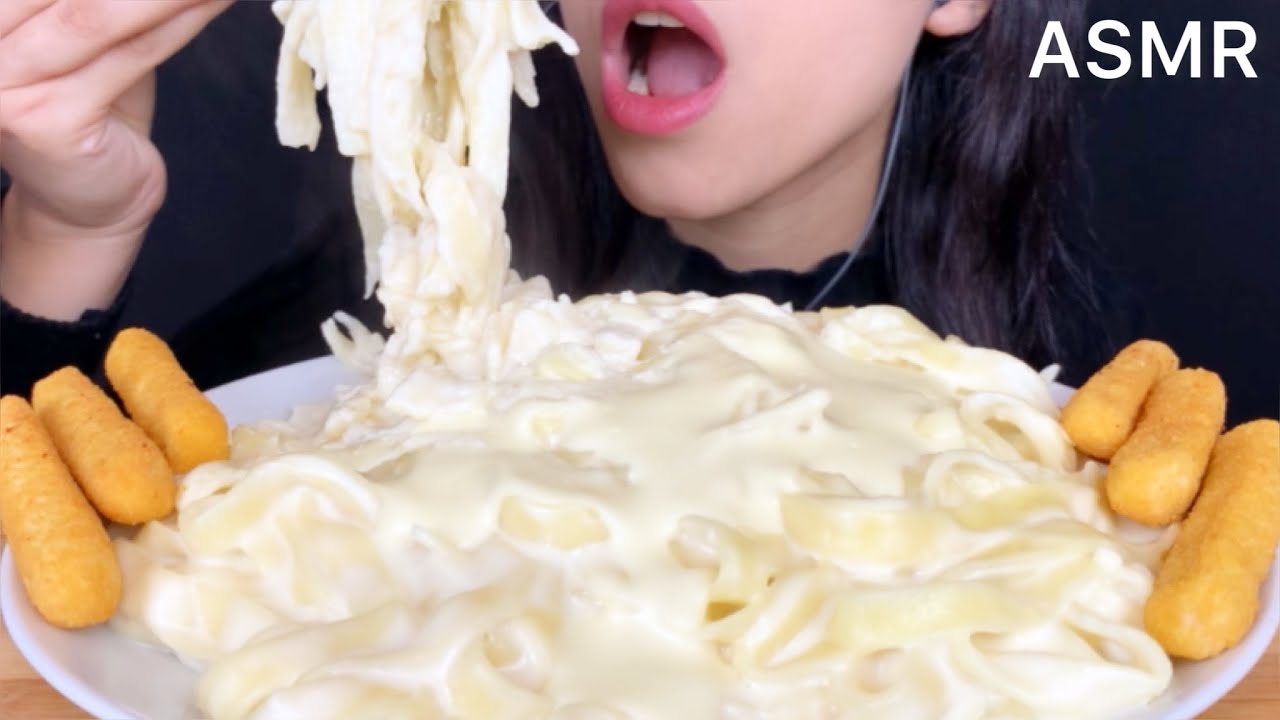 ASMR CHEESY CREAMY ALFREDO PASTA + CHICKEN STICKS | MUKBANG (Eating ...