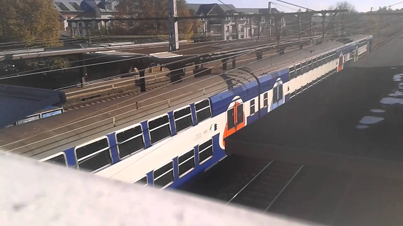 Arrivée d'une Z-20500 Transilien - YouTube