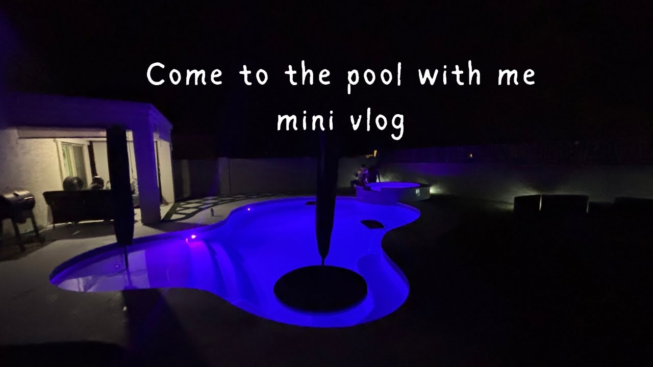 Come to the pool with me (mini vlog) - YouTube