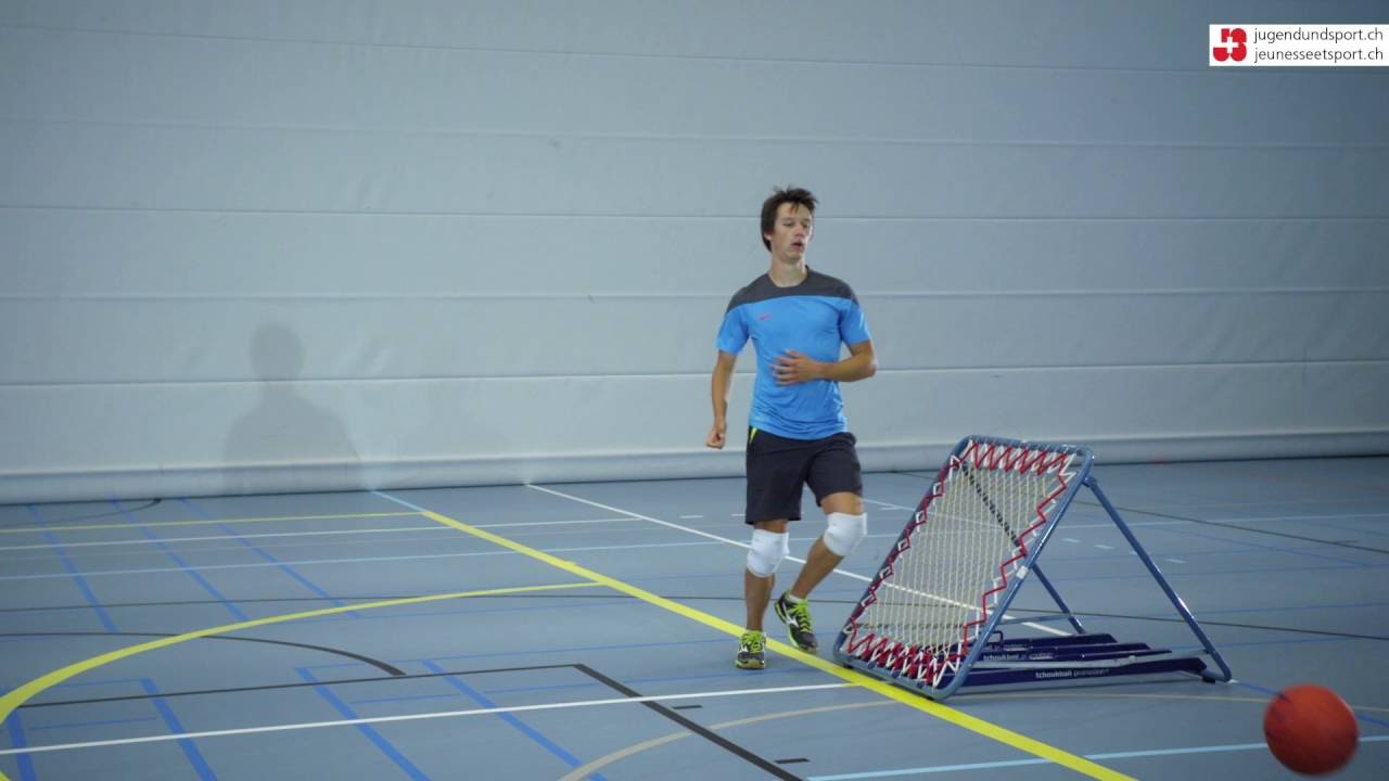Tchoukball: Tir le long de la ligne - YouTube