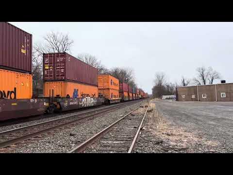 NS 4232 AC44C6M leads NS 269 through South Plainfield,NJ with a ok crew - YouTube