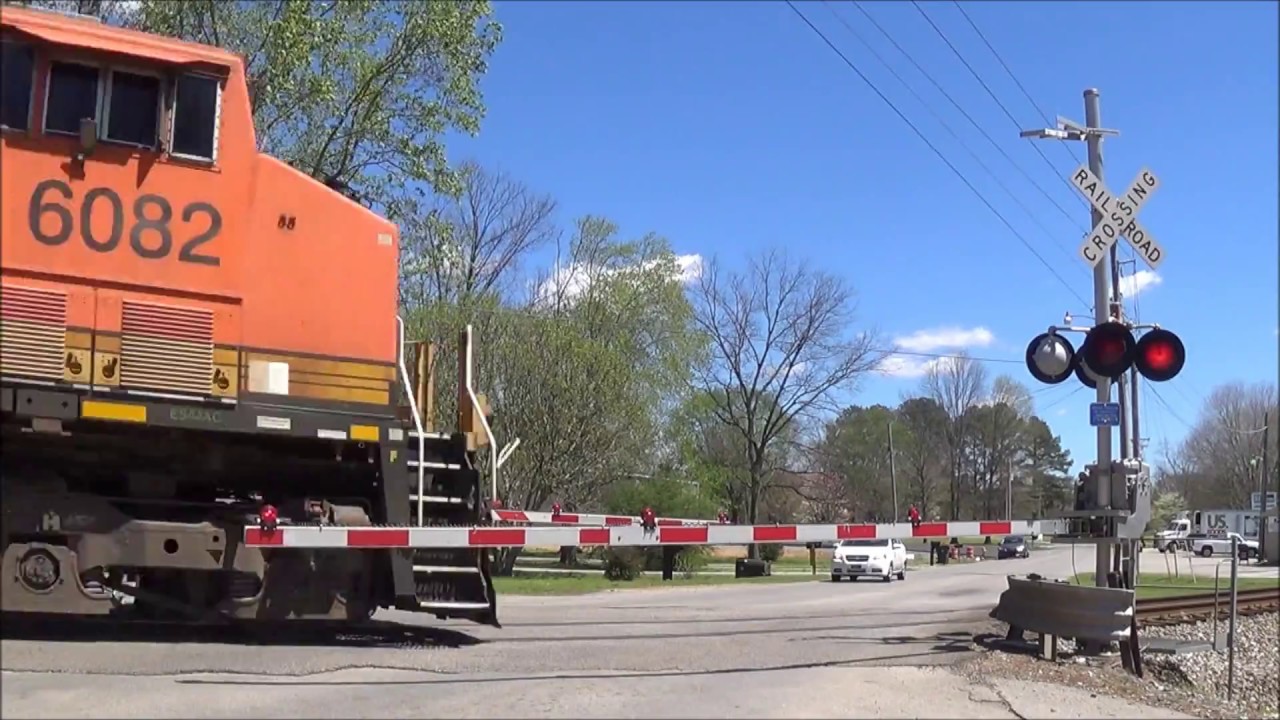 Ryland Pike Railroad Crossing, Ryland, AL - YouTube