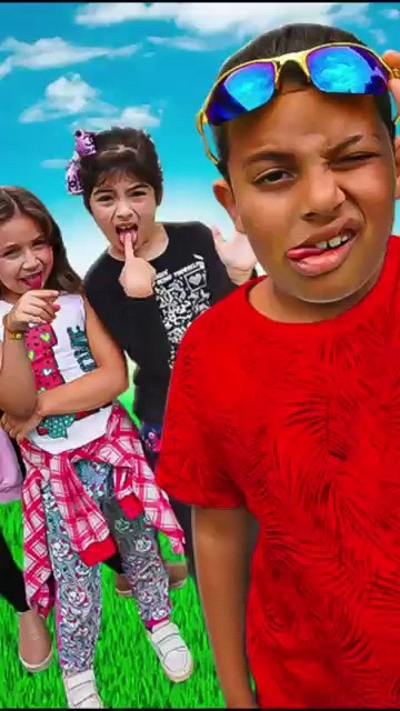 O MINI CRIA ESTÁ DANDO EM CIMA DE TODAS AS MENINAS! - YouTube