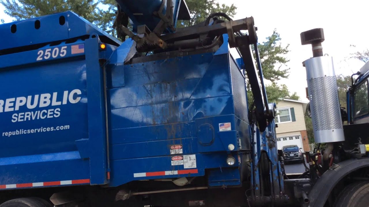 Republic services side loader 1 - YouTube