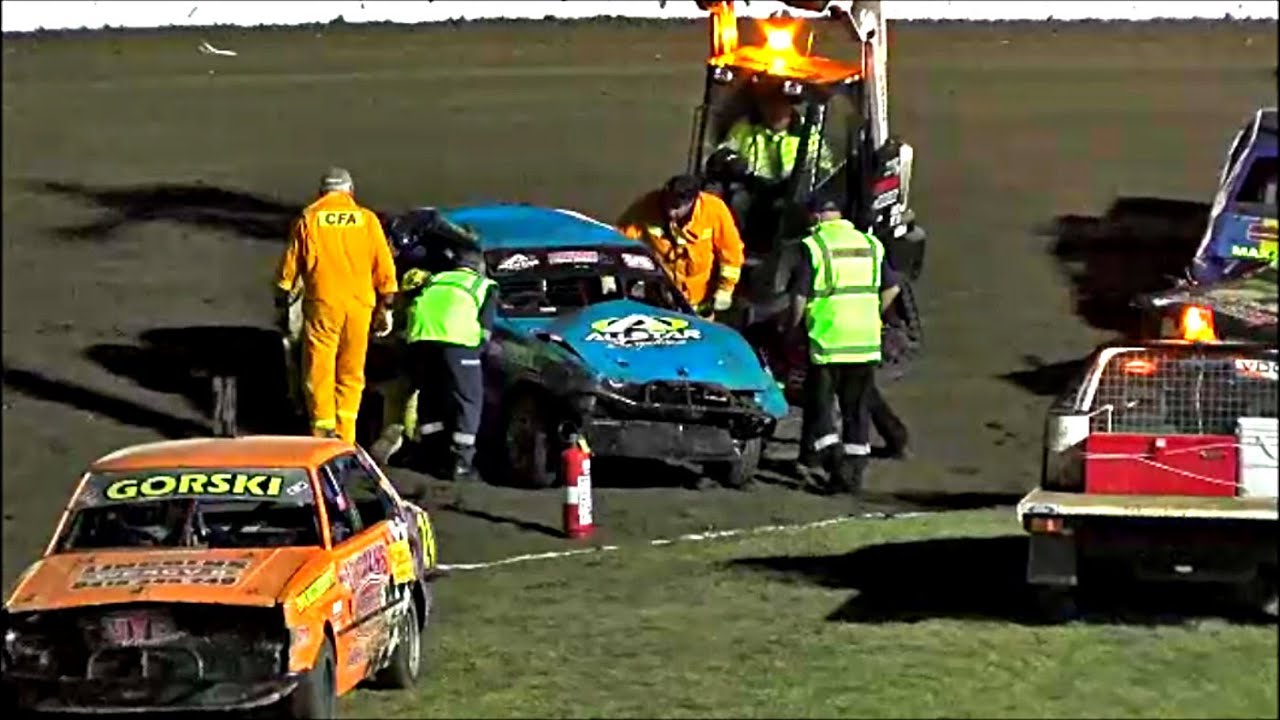 Jesse Ryan crash Laang Speedway 3-4-2016 - YouTube