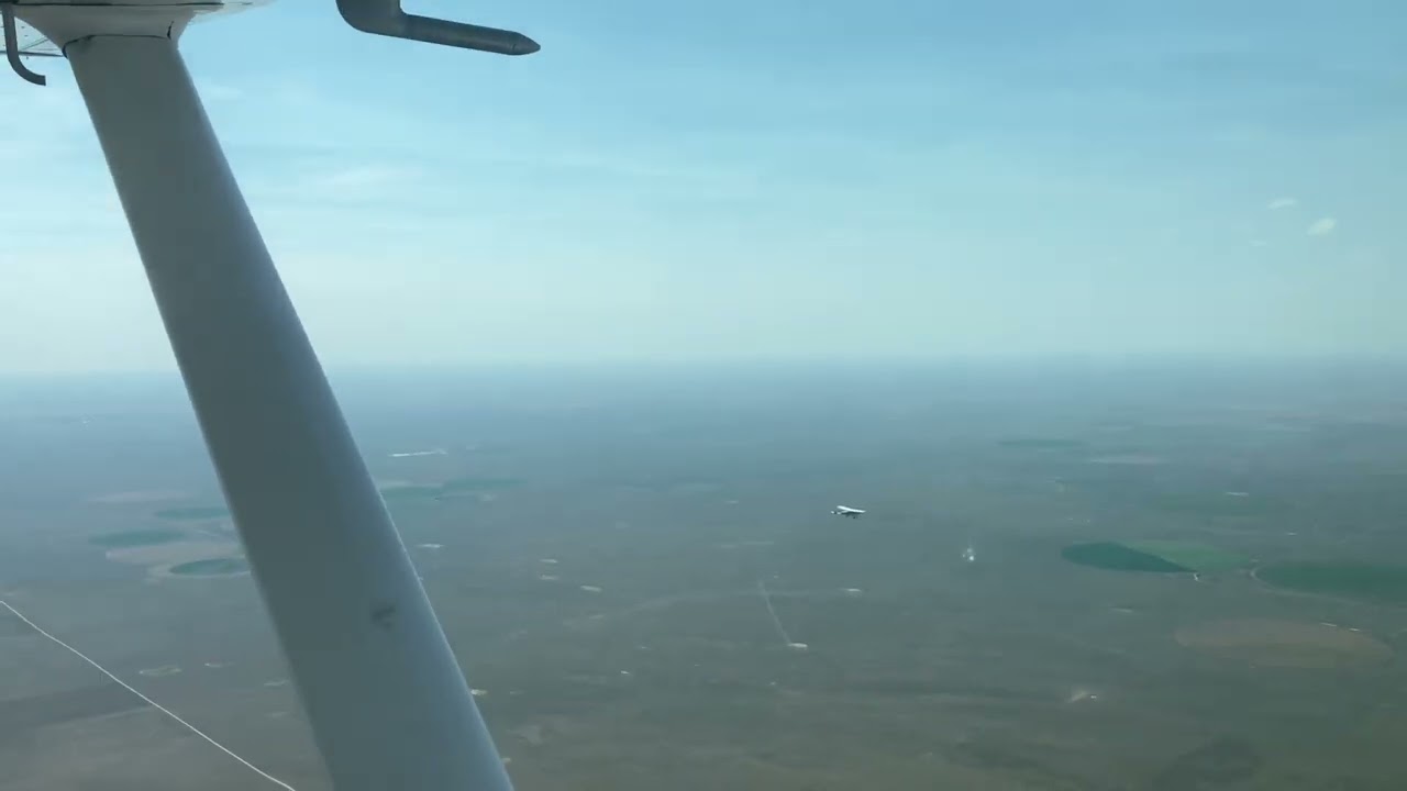 Cessna 182 hits updraft - YouTube