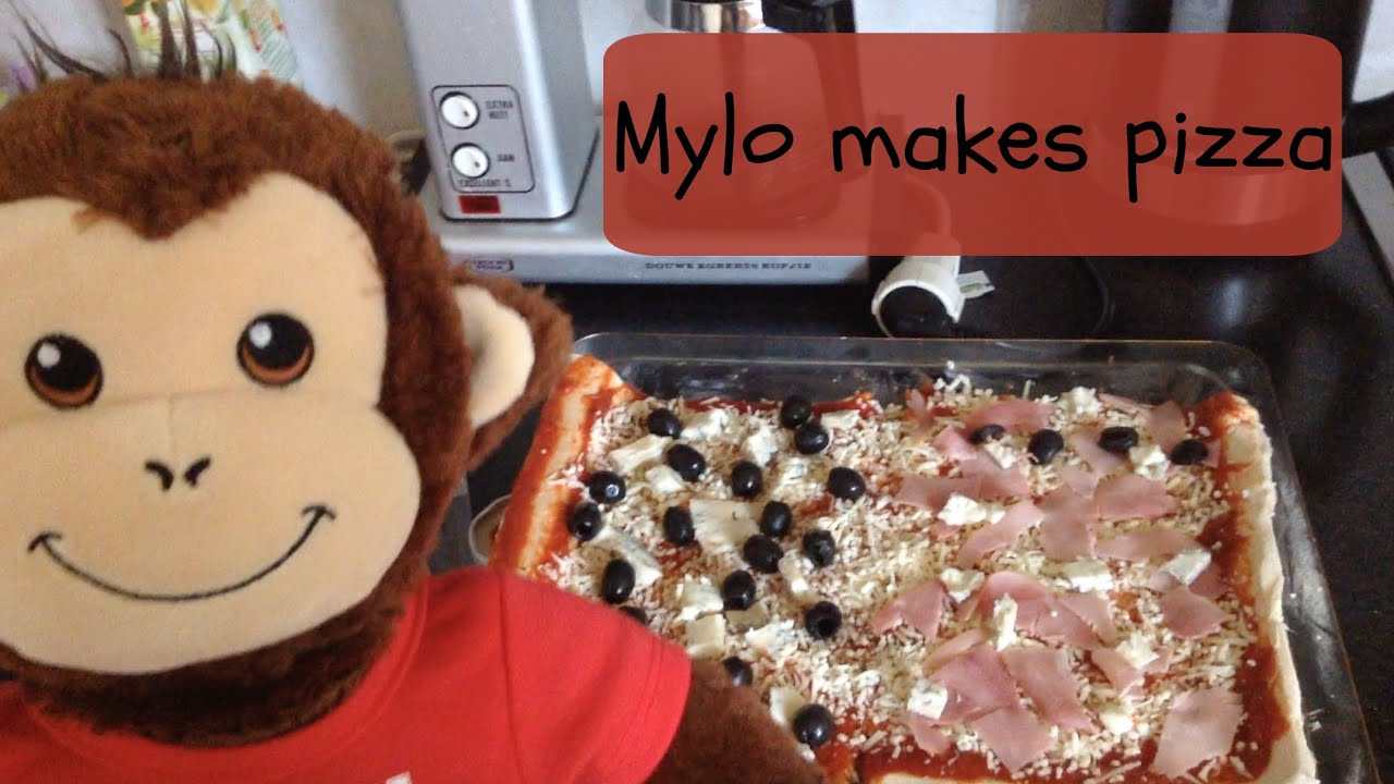 Making pizza with Mylo - YouTube