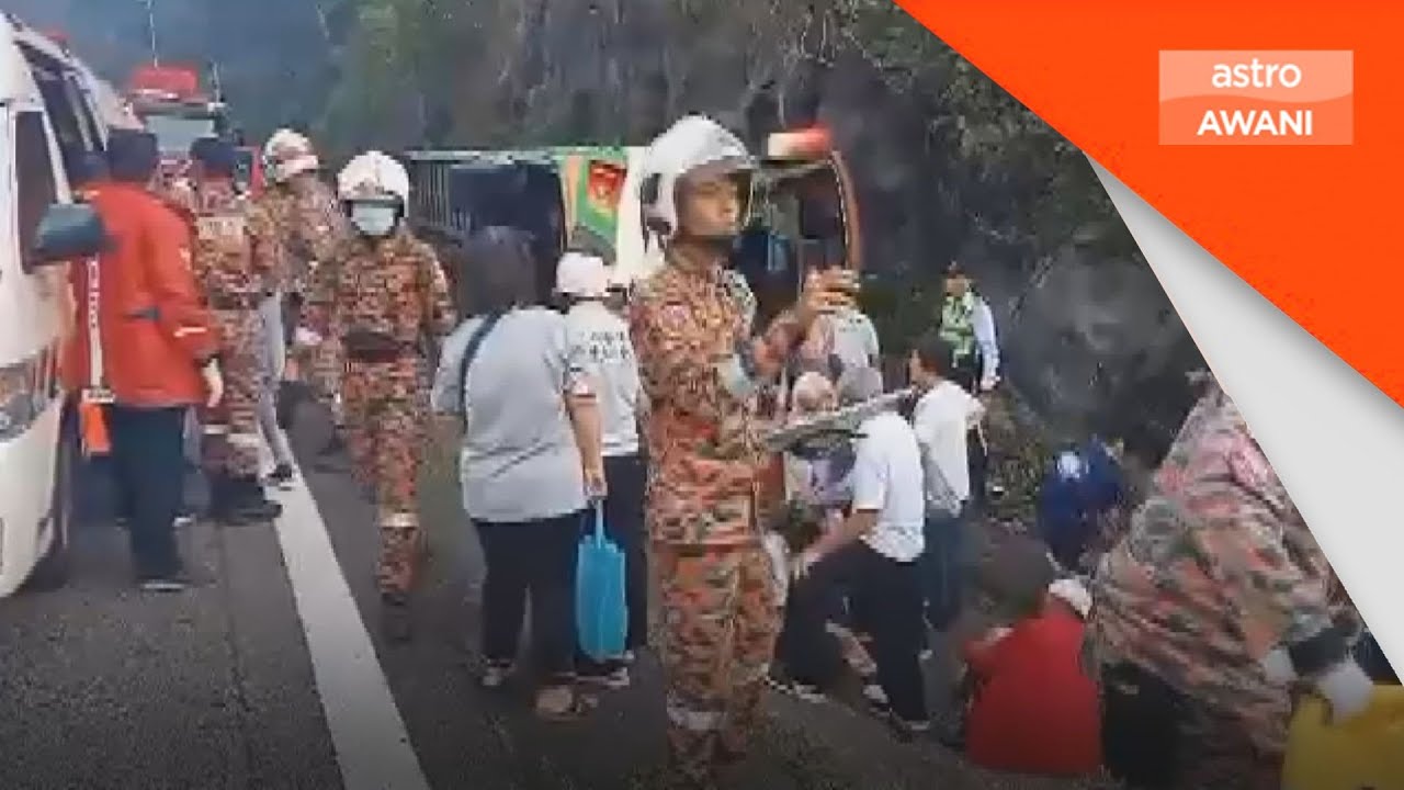 Bas terbalik di lebuh raya PLUS, 41 penumpang terselamat - YouTube