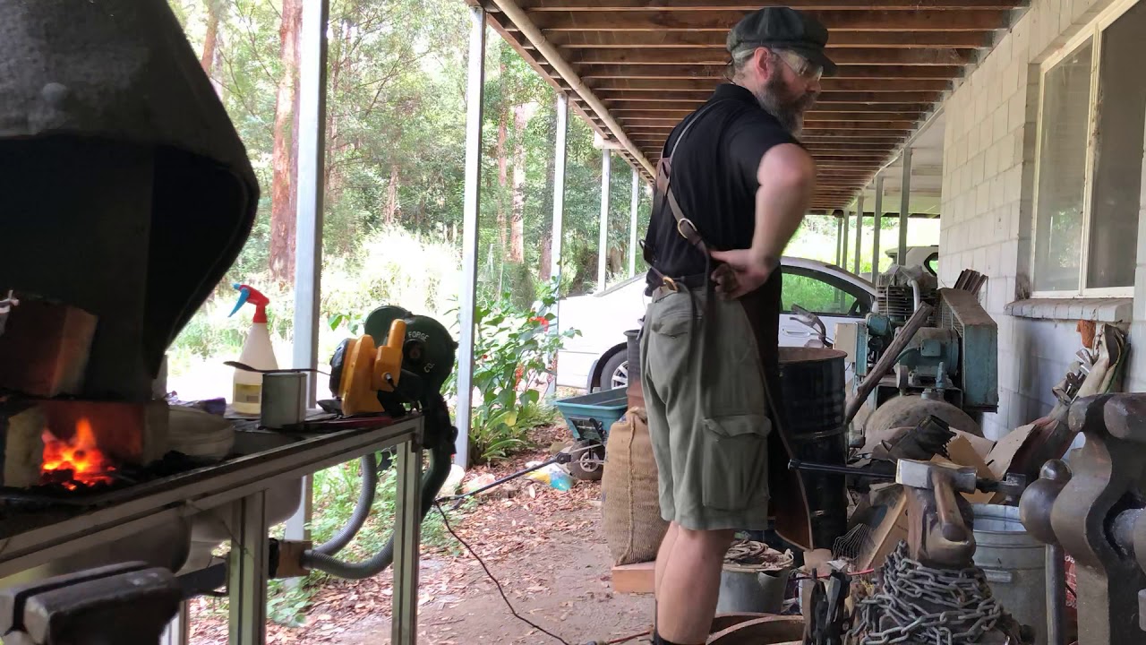 Forging a chain "damascus" knife (timelapse) - YouTube