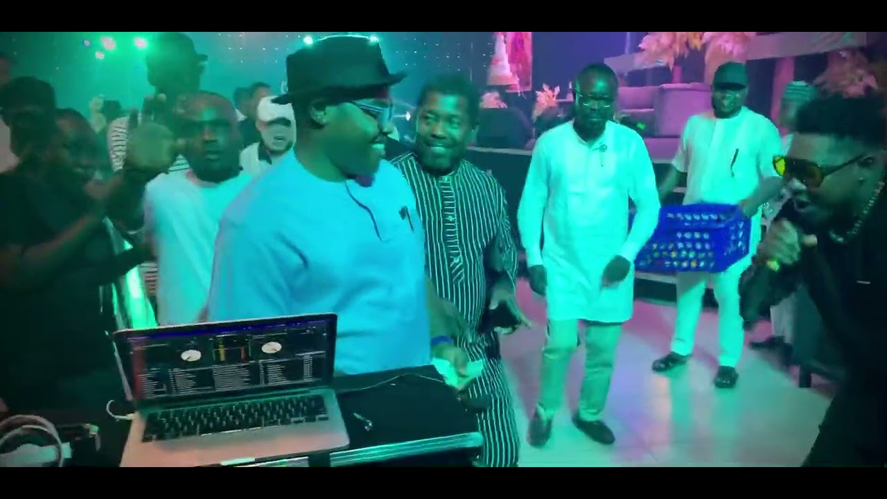 This band is called the switch band check them out 🔥🔥🚀 - YouTube