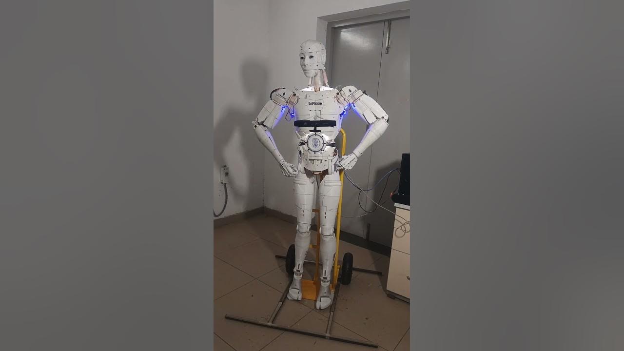 3D printed humanoid robot InMoov - YouTube