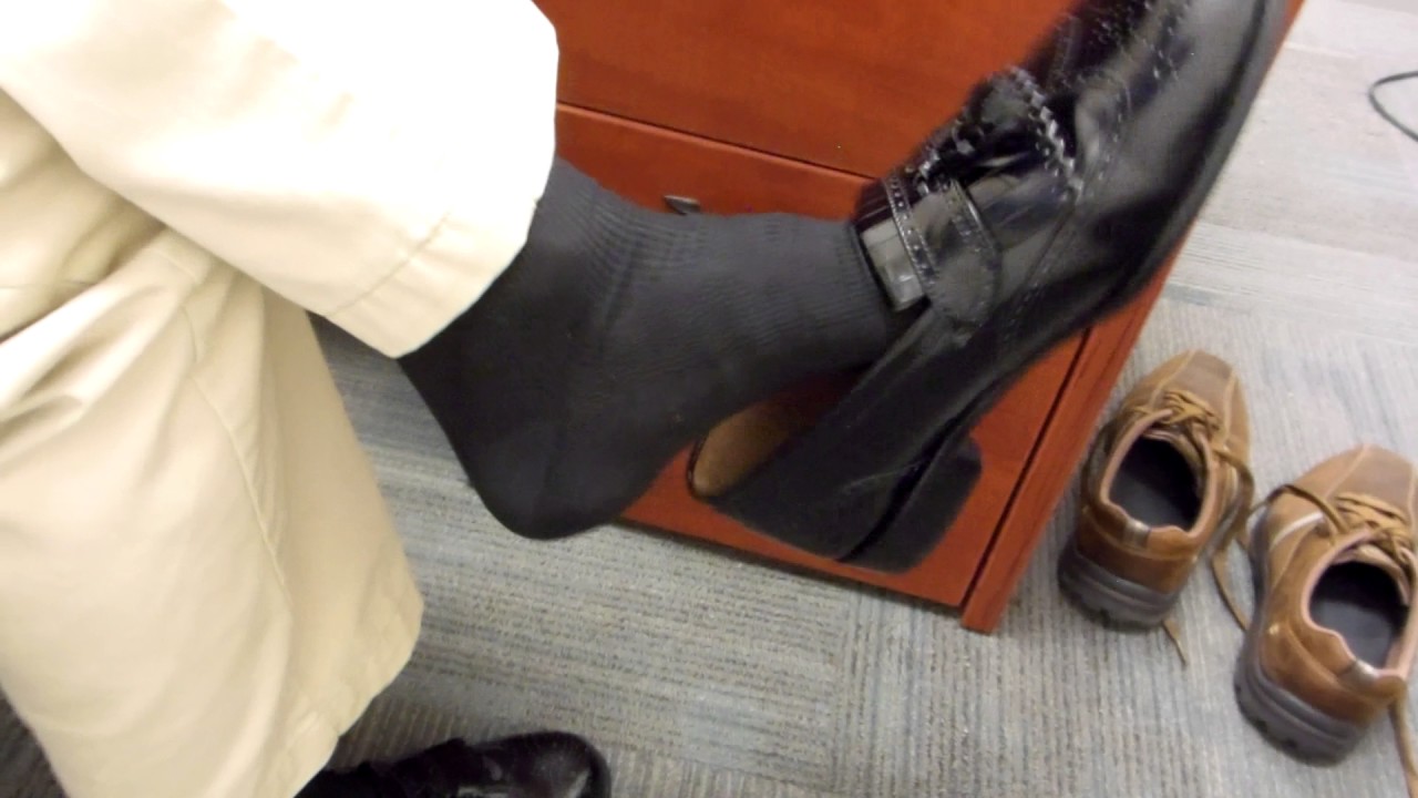 Shoe Dangle 1 - YouTube