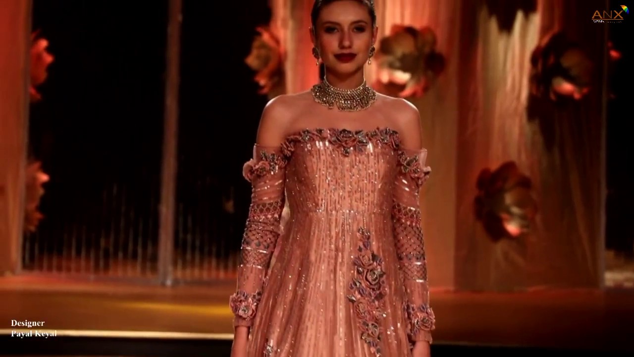 Payal keyal Designer at Indian Wedding Show. - YouTube