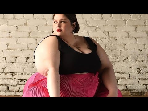 Rhianna Colbert - Fat Model Plus Size Model Creator Actress Poet  Facts & Biography