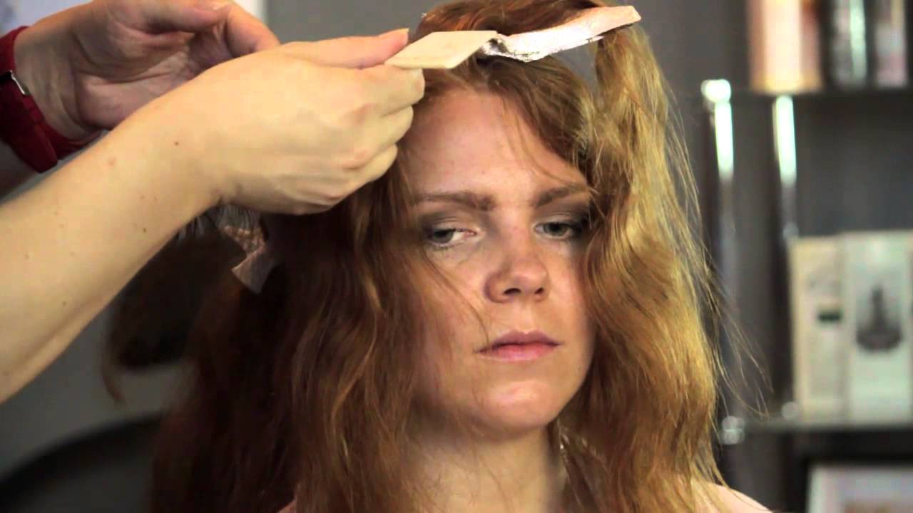 Hair Highlights & Chunking : Tips for Styling Hair - YouTube