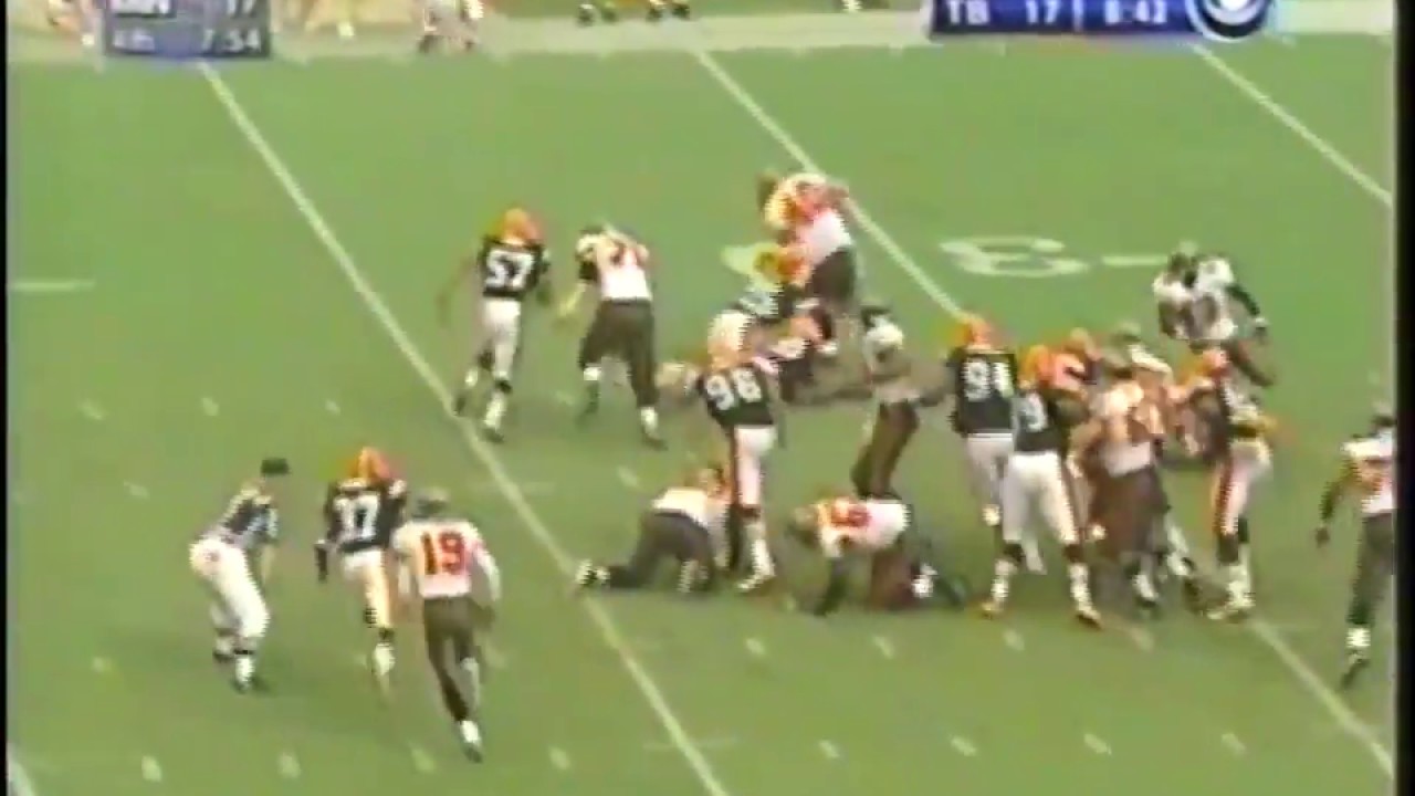 2002 - Mike Alstott Amazing Run vs Browns - YouTube