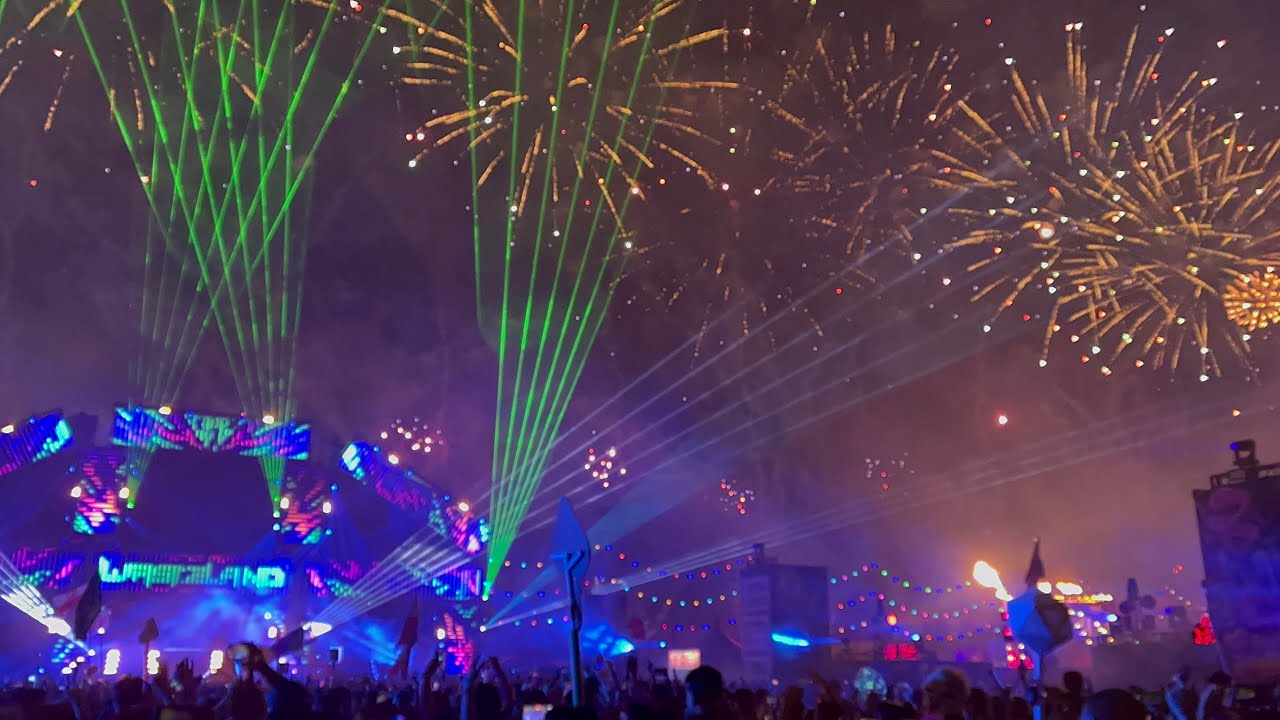 EDC Las Vegas 2023 #fireworks during Da Tweekaz #4k - YouTube