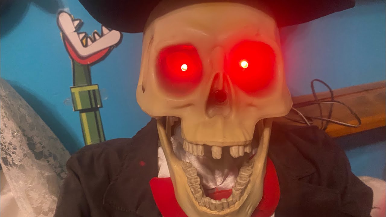 Gemmy/Spirt Halloween 1998 animated talking skeleton “Hot Hot Hot ...