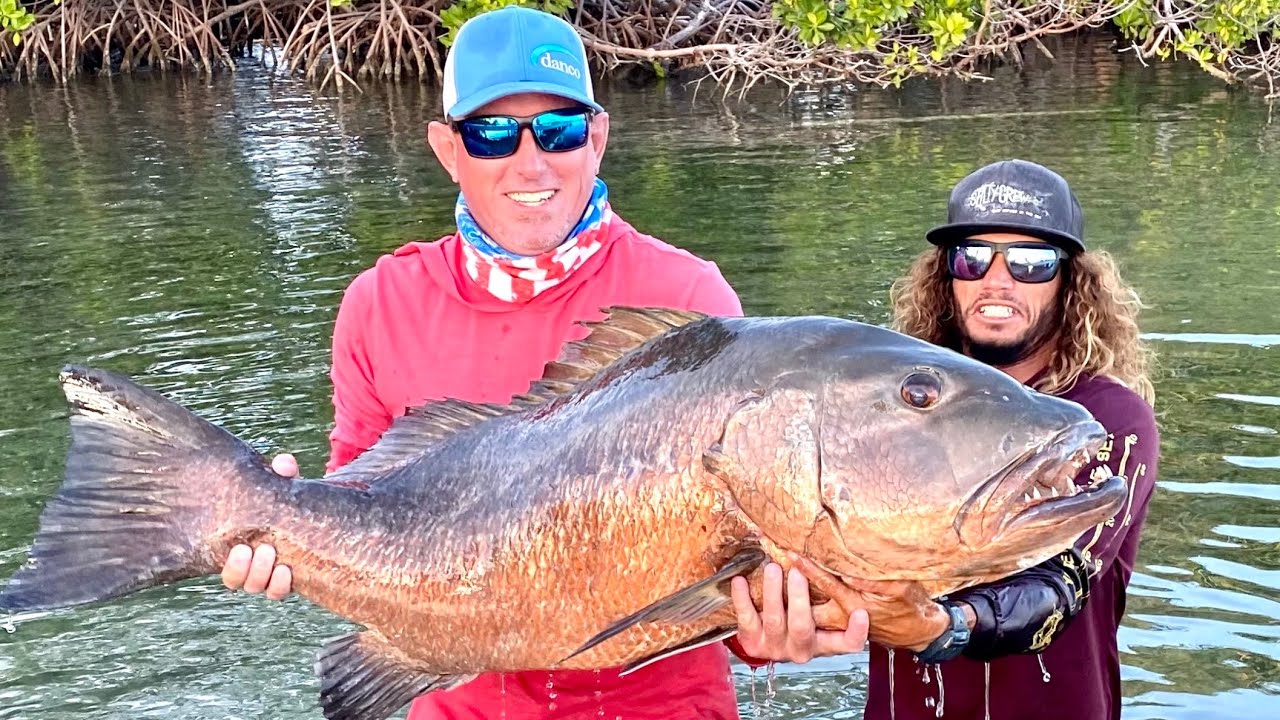 How to CATCH a MONSTER FISH on a LOBSTER in 5ft of WATER! Culebra ...