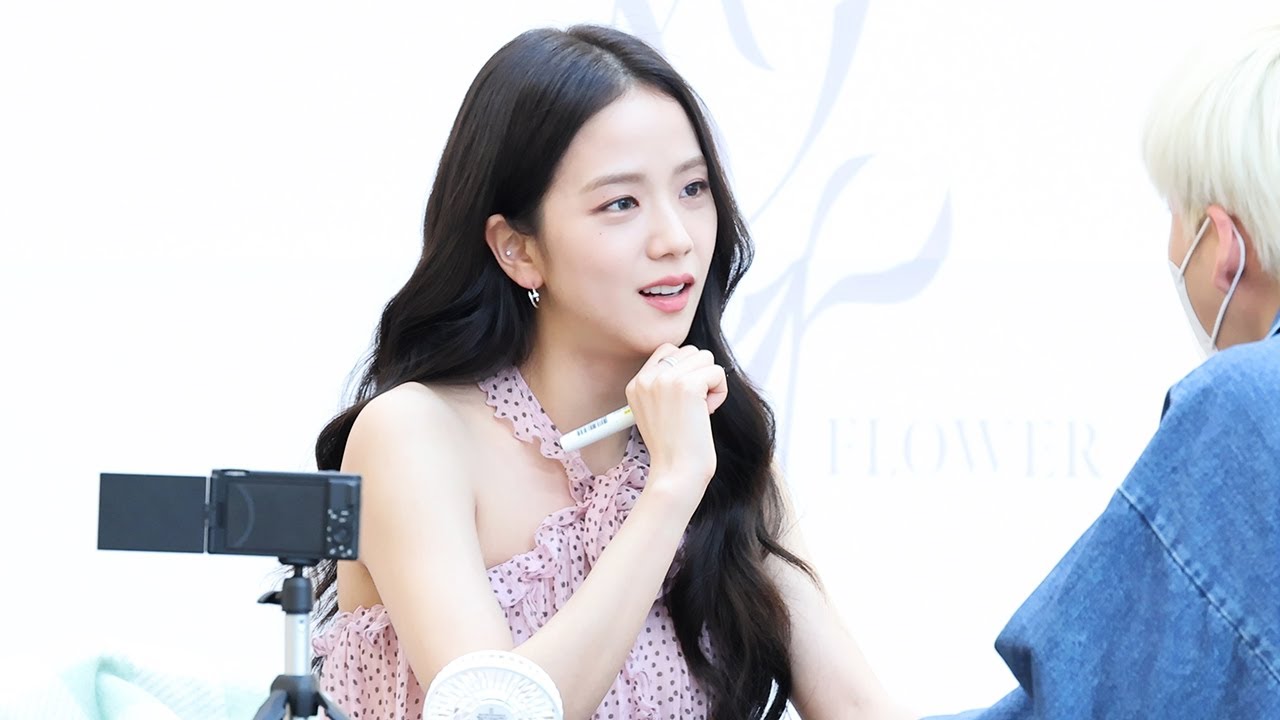 BLACKPINK (JISOO) FAN SIGN (지수의 상냥한 팬사인) The first 10 people | 블랙핑크 팬 ...