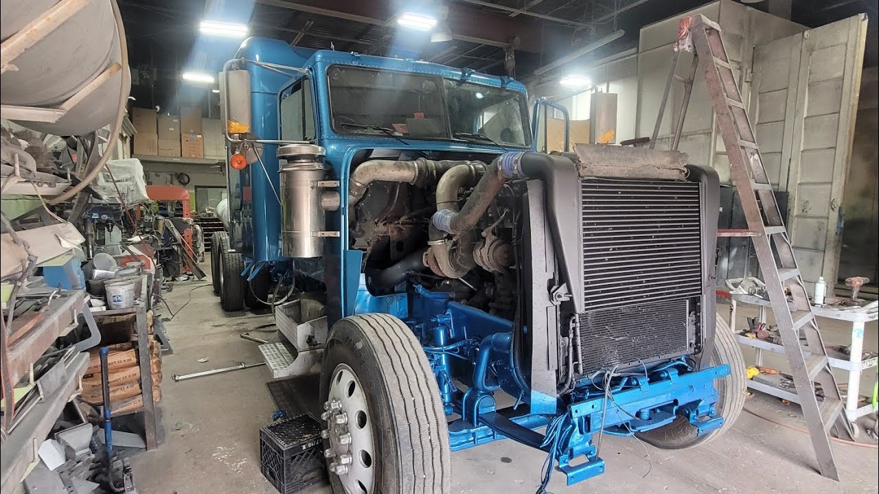 97 FREIGHTLINER CLASSIC RESTORATION SNEAK PEAK | PART 4 #freightliner # ...