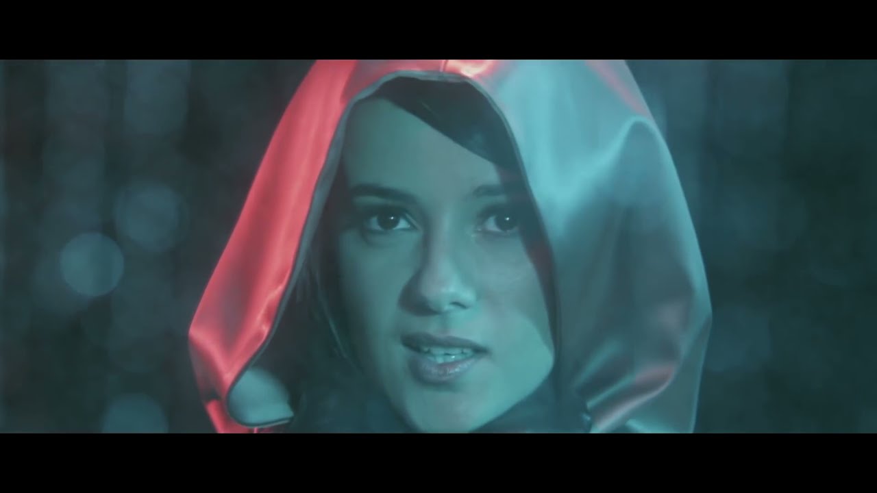 Alizée - A cause de l'automne 4K 60fps - YouTube