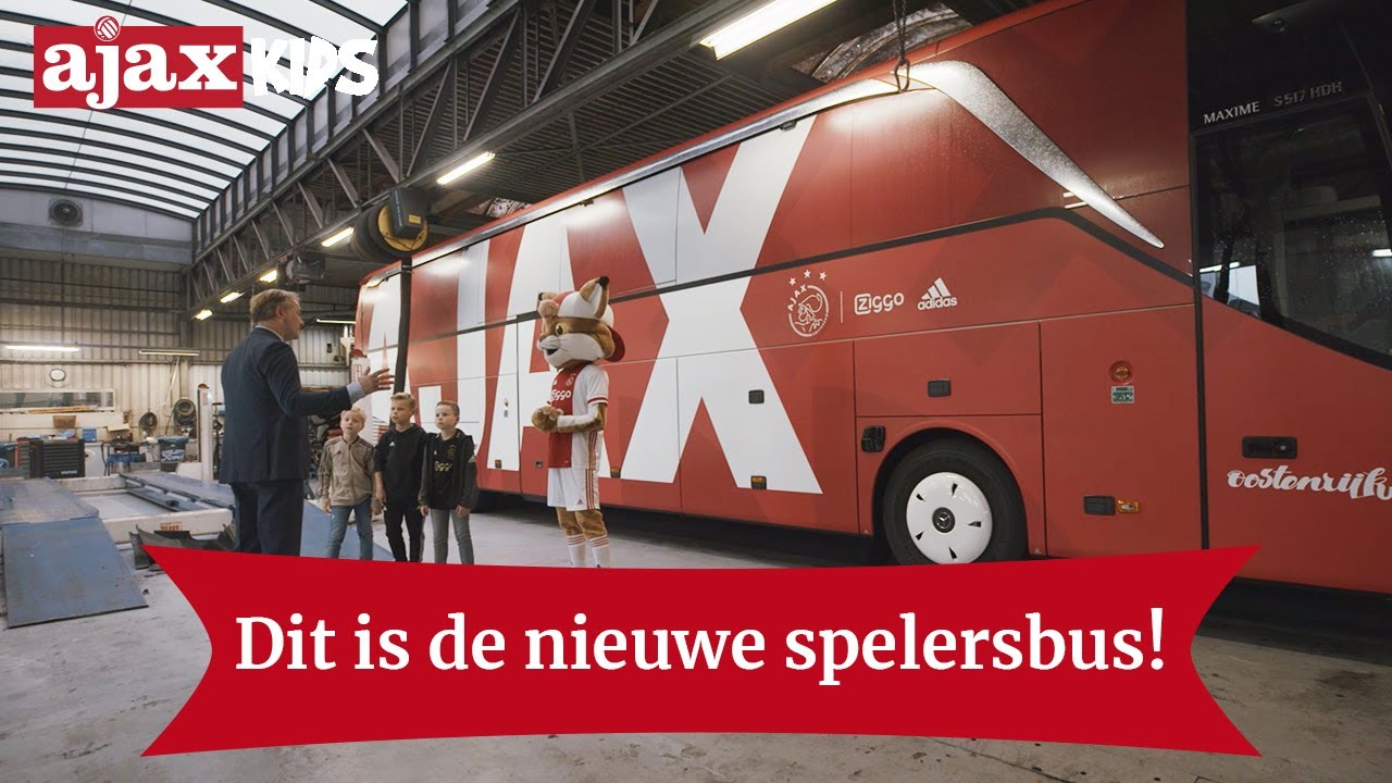 Dit is de nieuwe spelersbus van Ajax! - YouTube