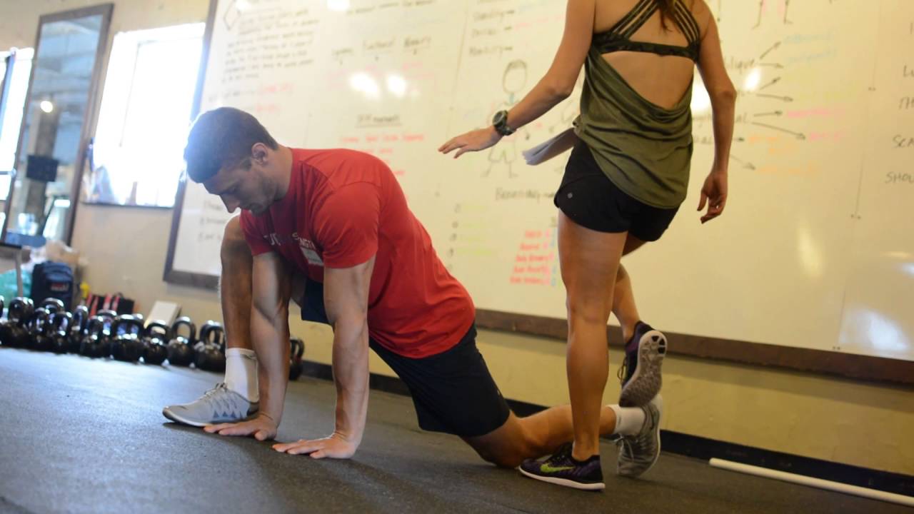 Dynamic Squat Stretch Sequence with Lauren and ZA - YouTube