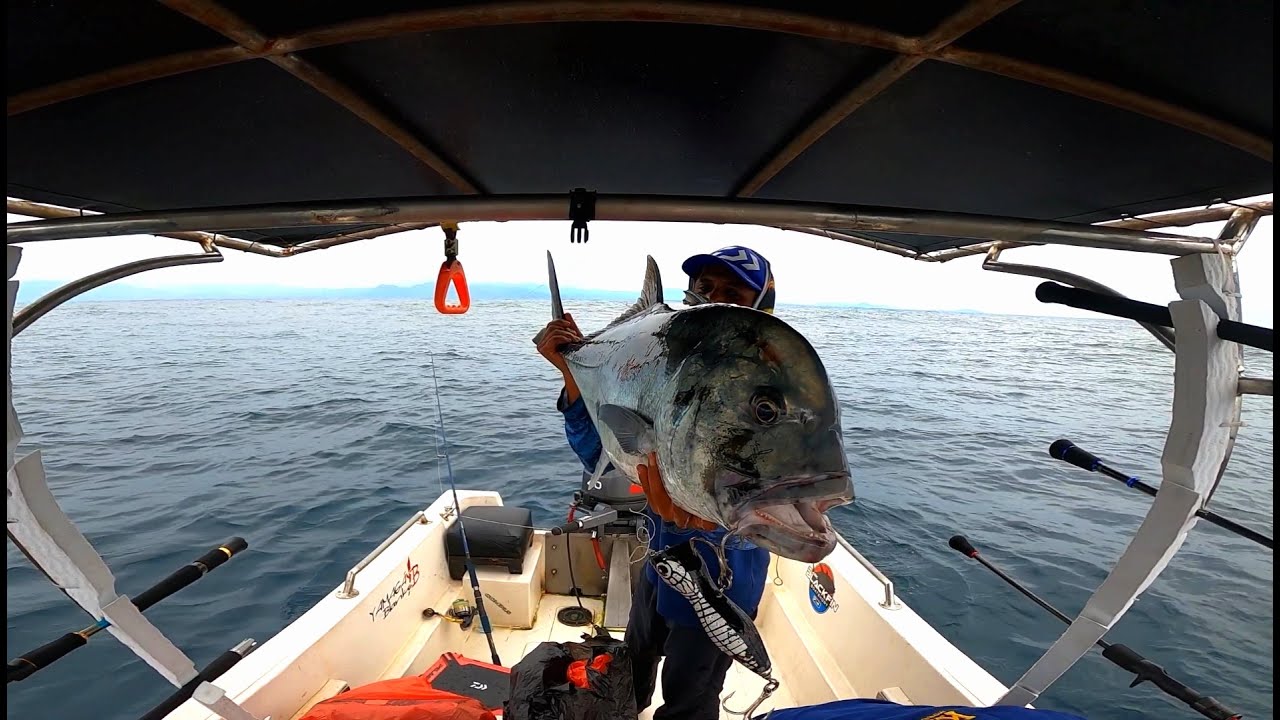 MANCING POPPING ‼️ ACEH ISLAND FULL SPEED GIANT TREVALLY ATTACK - YouTube