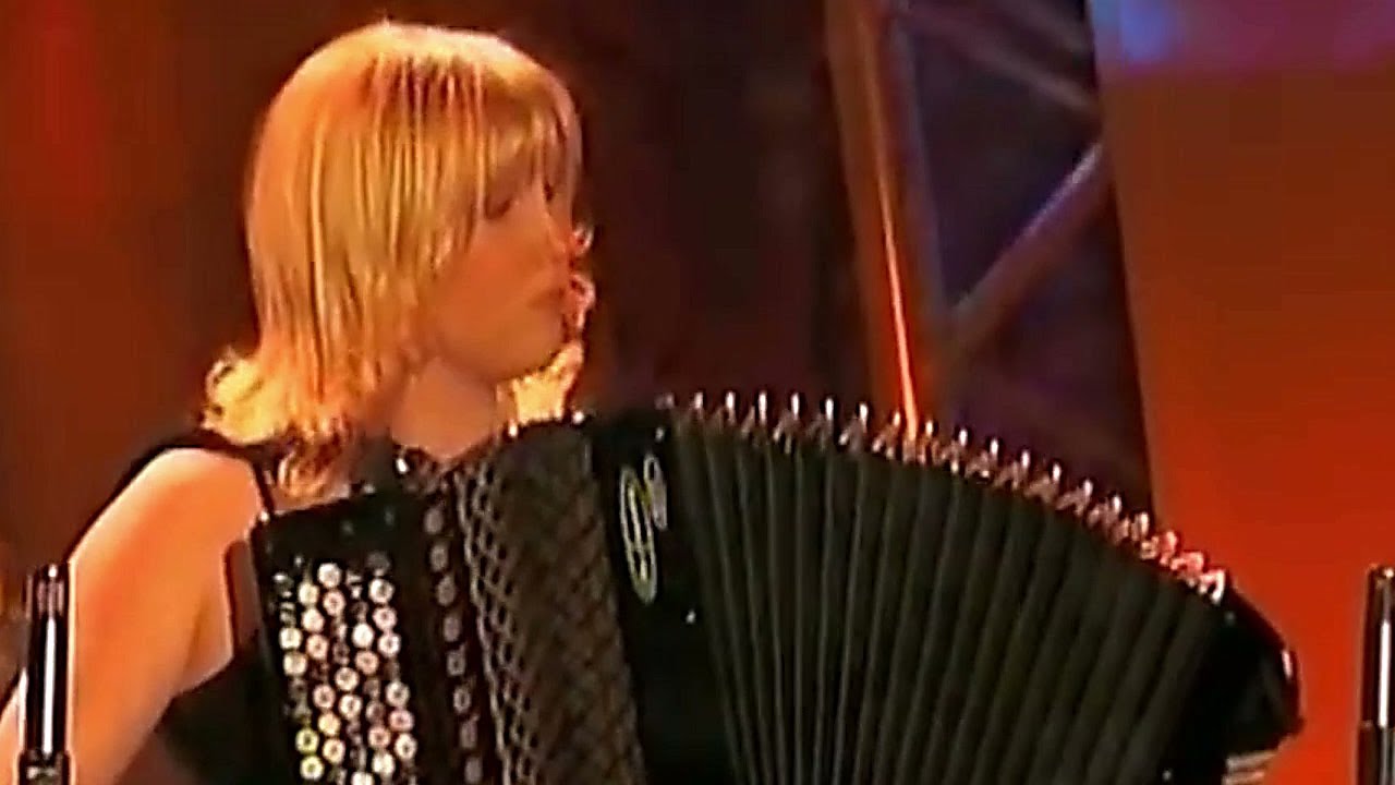 🎼 NETTA SKOG 🎶 Dead To The World 🎶 Nightwish Accordion Cover 🔥 ...