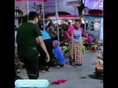 EKSPRESI EMAK\