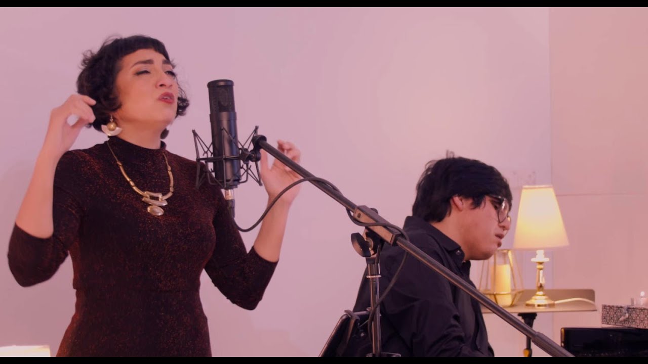 Elena Zaléz & Ezequiel Balseca "Dindi" (Jobim) - YouTube