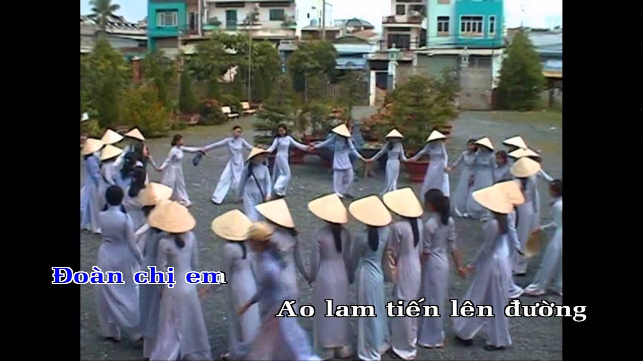 Doan ca Thieu Nu Ao Lam - YouTube