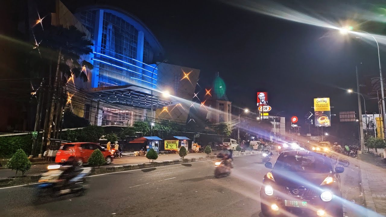 Suasana malam hari depan mall cbd Ciledug tangerang - YouTube