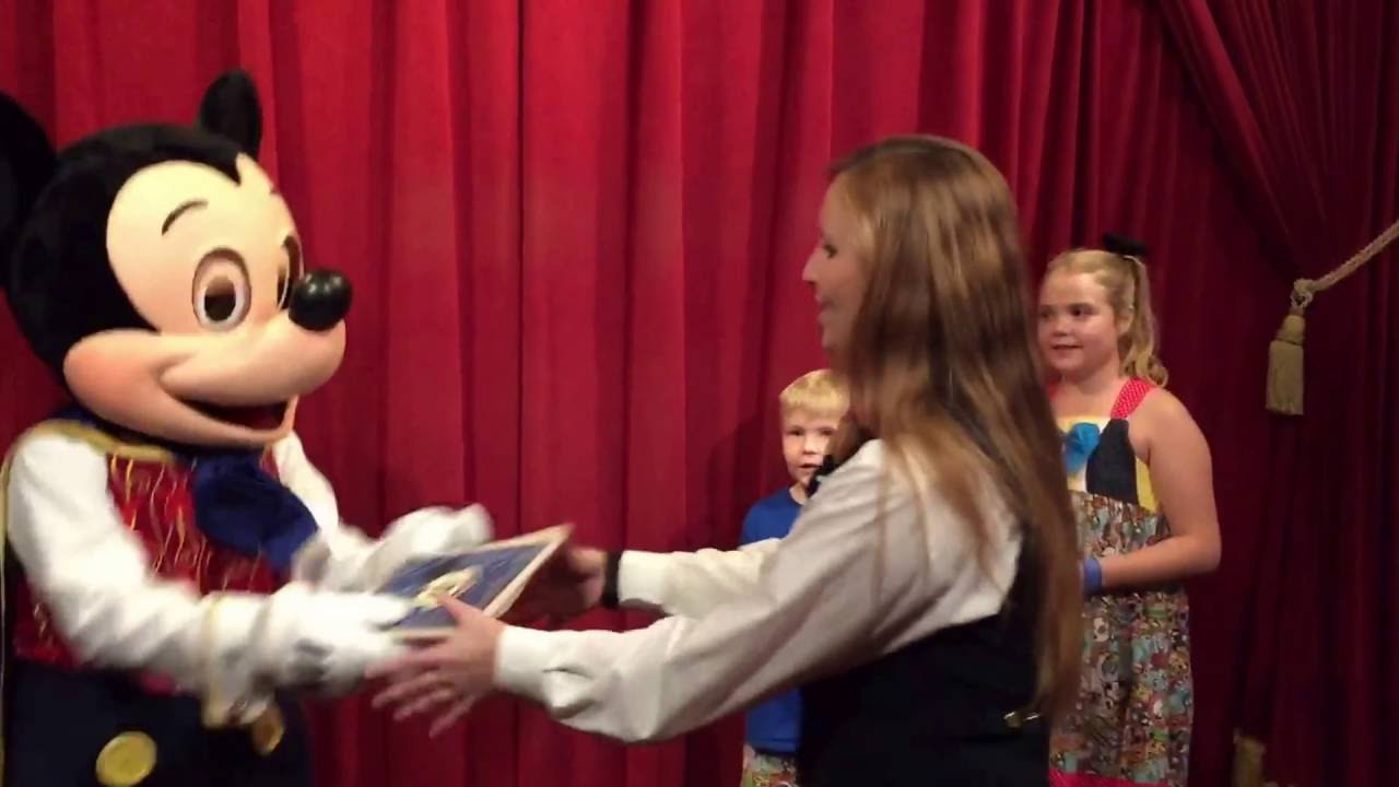 Talking Mickey does a magic trick - YouTube