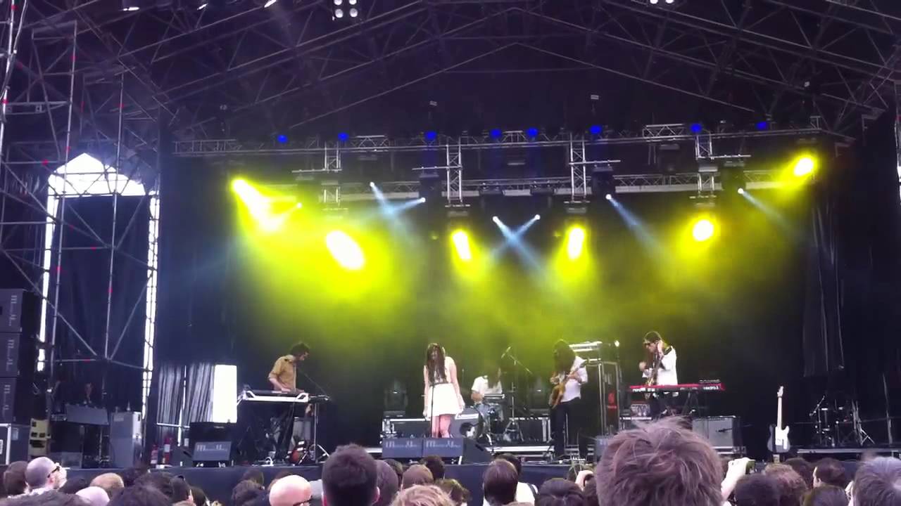 Cults - Go Outside (Live @ Primavera Sound 2011) - YouTube
